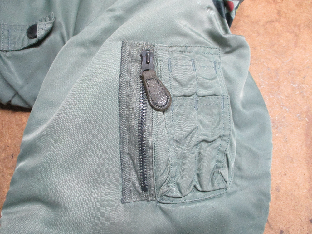 MA-1のシガーポケットのジッパーを交換 - 洋服のお直し屋さんTequila（テキーラ）